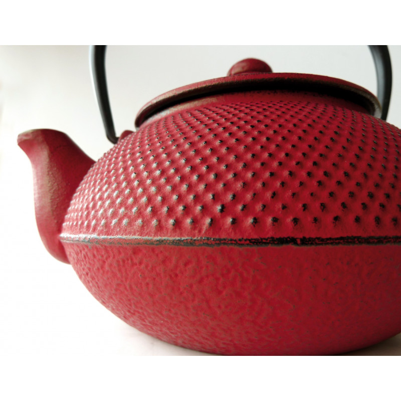 Tetera Iwachu Arare Roja 650 ml